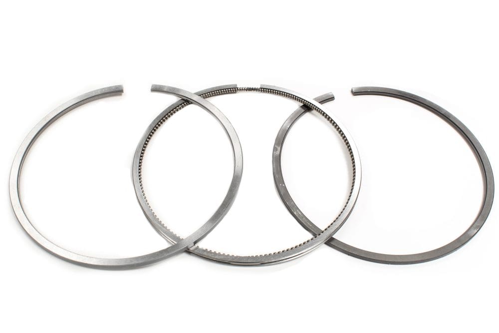 Cummins 6C 8.3L Piston Kit, New (3802398)